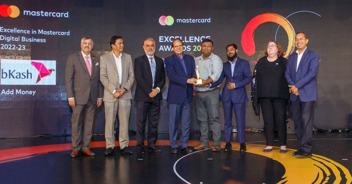 bKash wins ‘Mastercard Excellence Awards’ in digital business