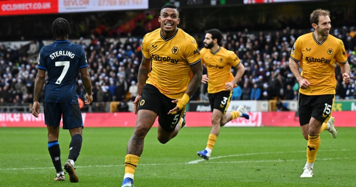 Wolves inflict Christmas misery on Chelsea