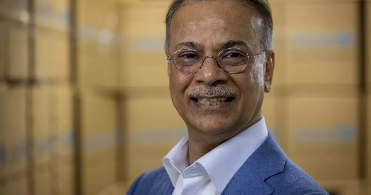 BFIU orders freeze on bank accounts of Summit Group's Aziz Khan, family ...