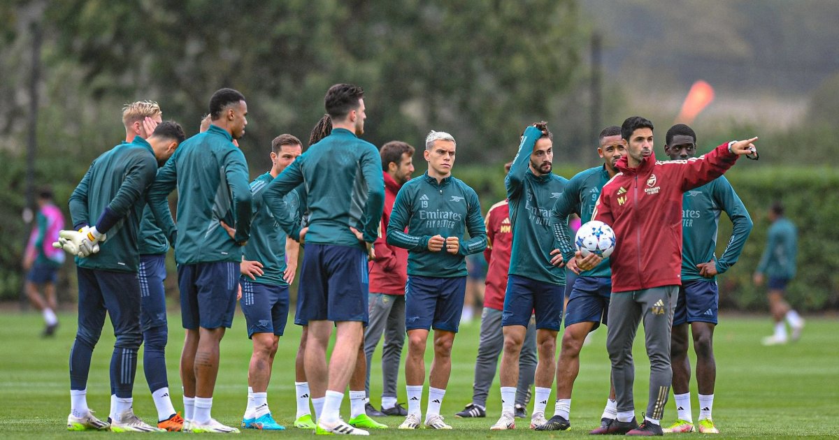 Arsenal post £17.7m loss despite record revenues