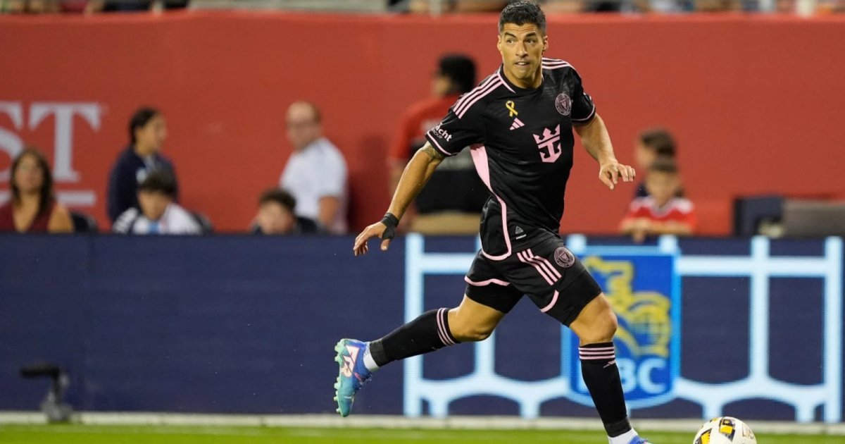 Suarez scores twice as Inter Miami crush Chicago