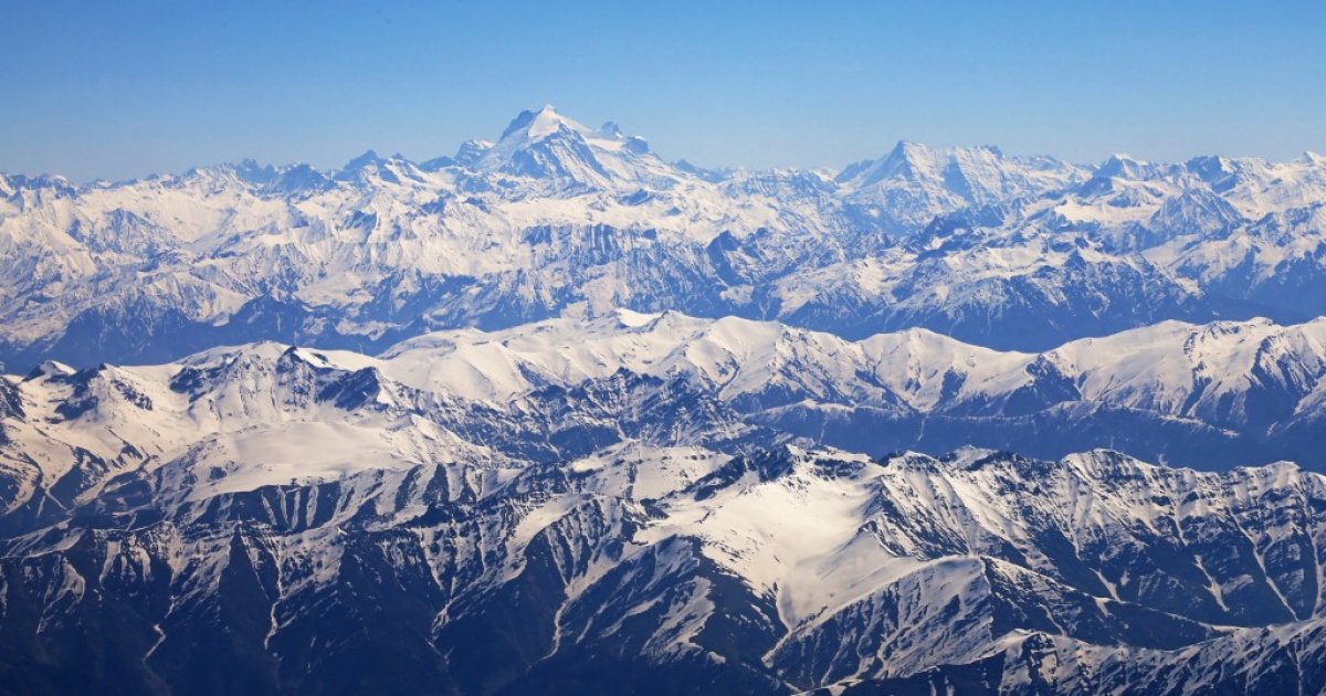 Study: Earth's largest mountains are 100 times taller than Everest