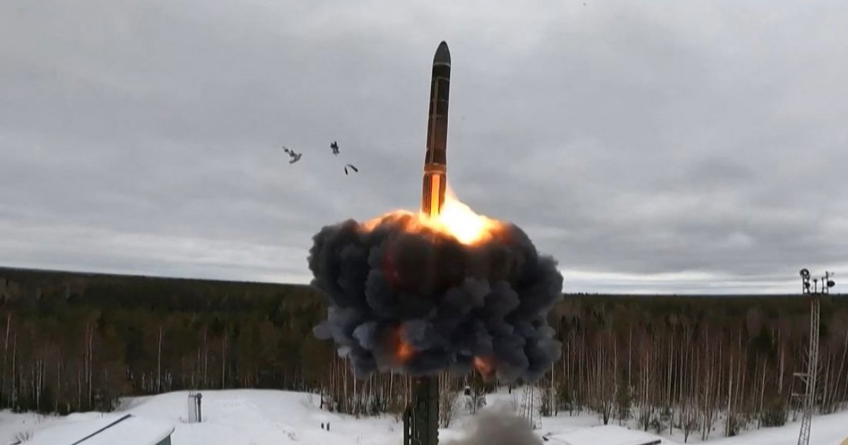 Germany debates issue of nuclear weapon