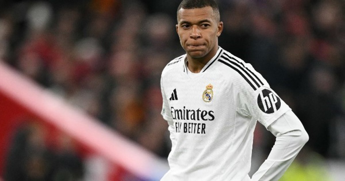 Real confirm Mbappe left thigh injury