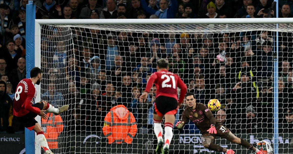 Man Utd deepen Guardiola's gloom, Chelsea gain on Liverpool