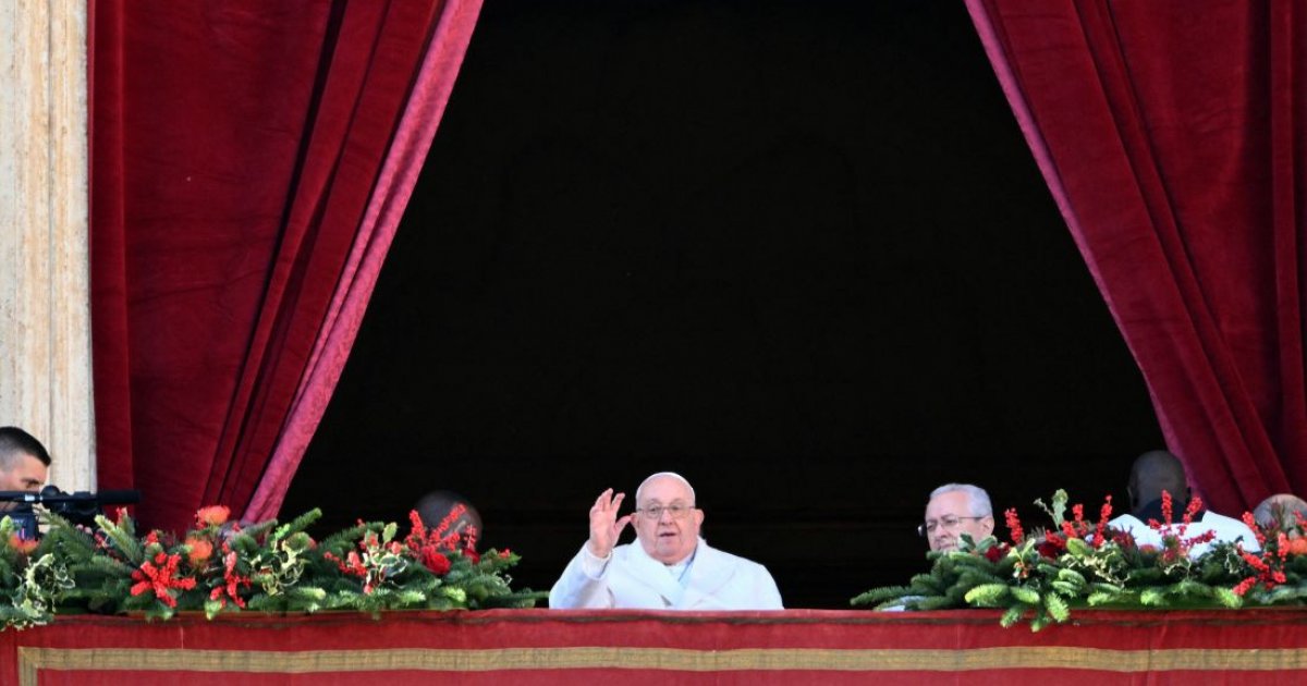 Pope’s sombre message in Christmas under shadow of war