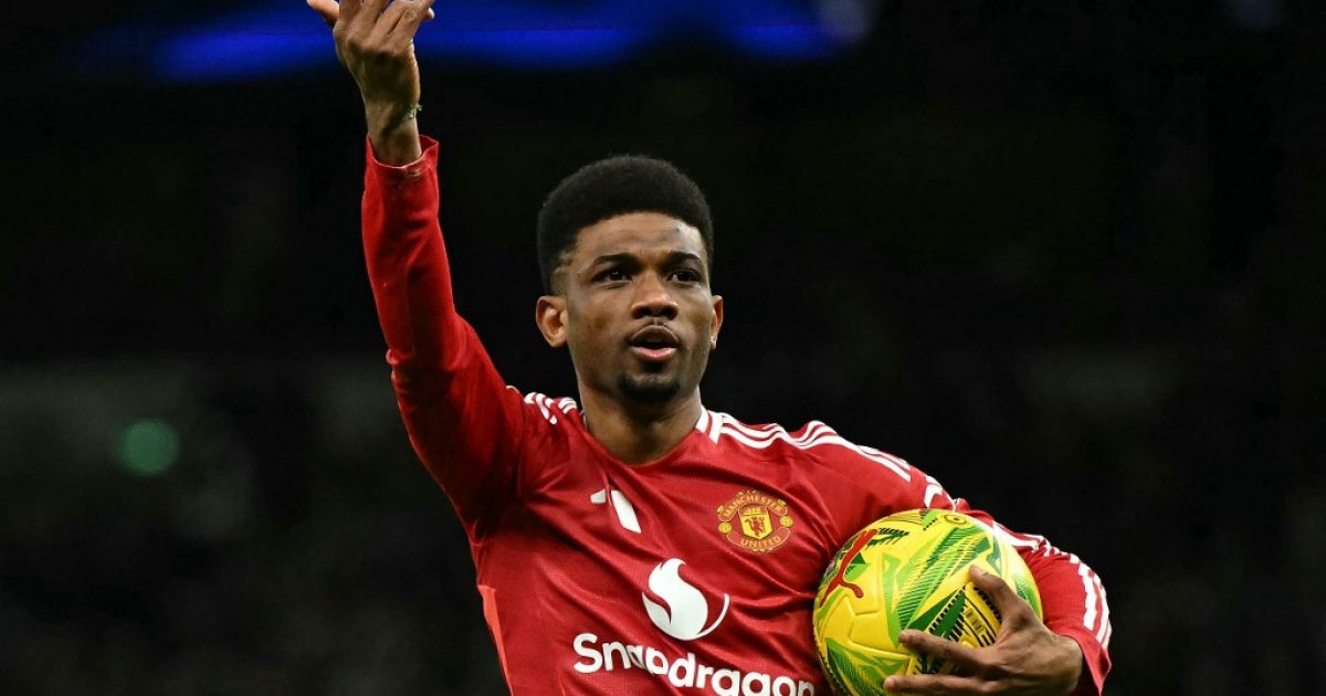 Rising star Diallo signs new Man Utd contract