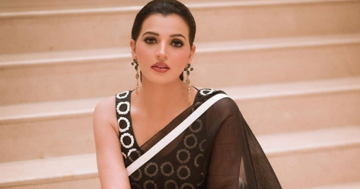 Actress Barsha announces retirement from acting
