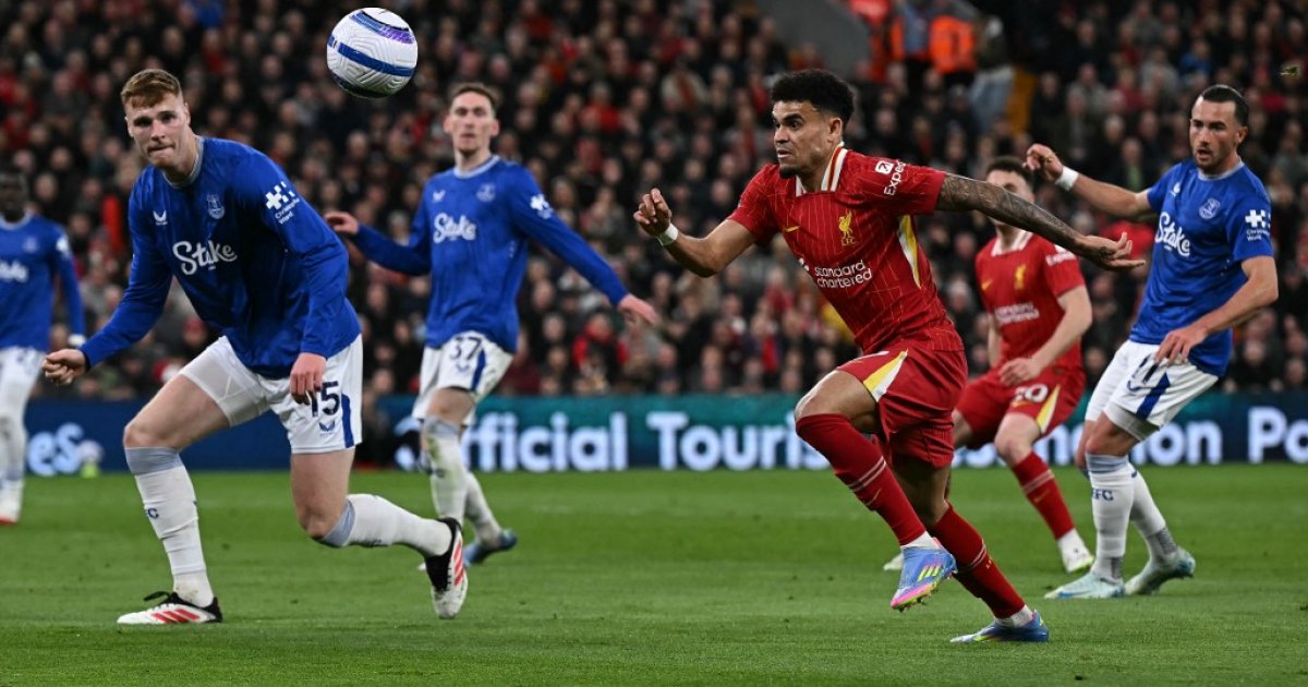 Liverpool beat Everton as title looms, Man City win without Haaland