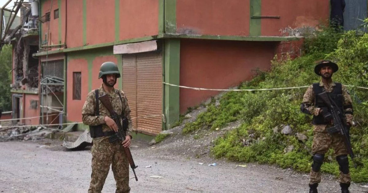 Pakistan returns Indian border guard captured after Kashmir attack