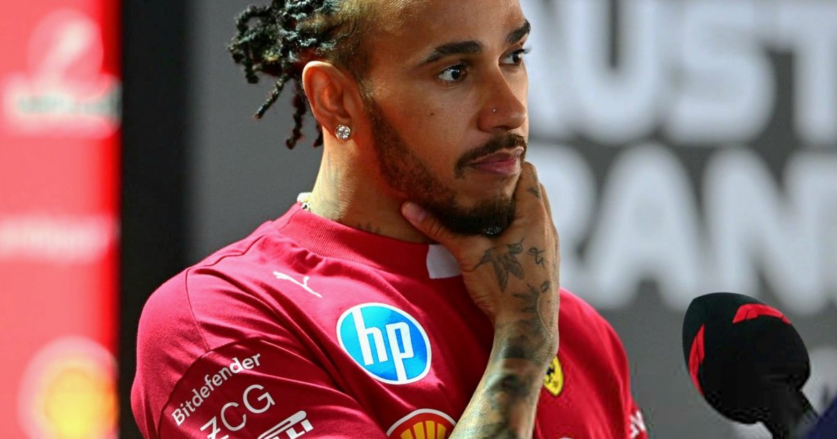 Hamilton holds hands up after unacceptable qualifying