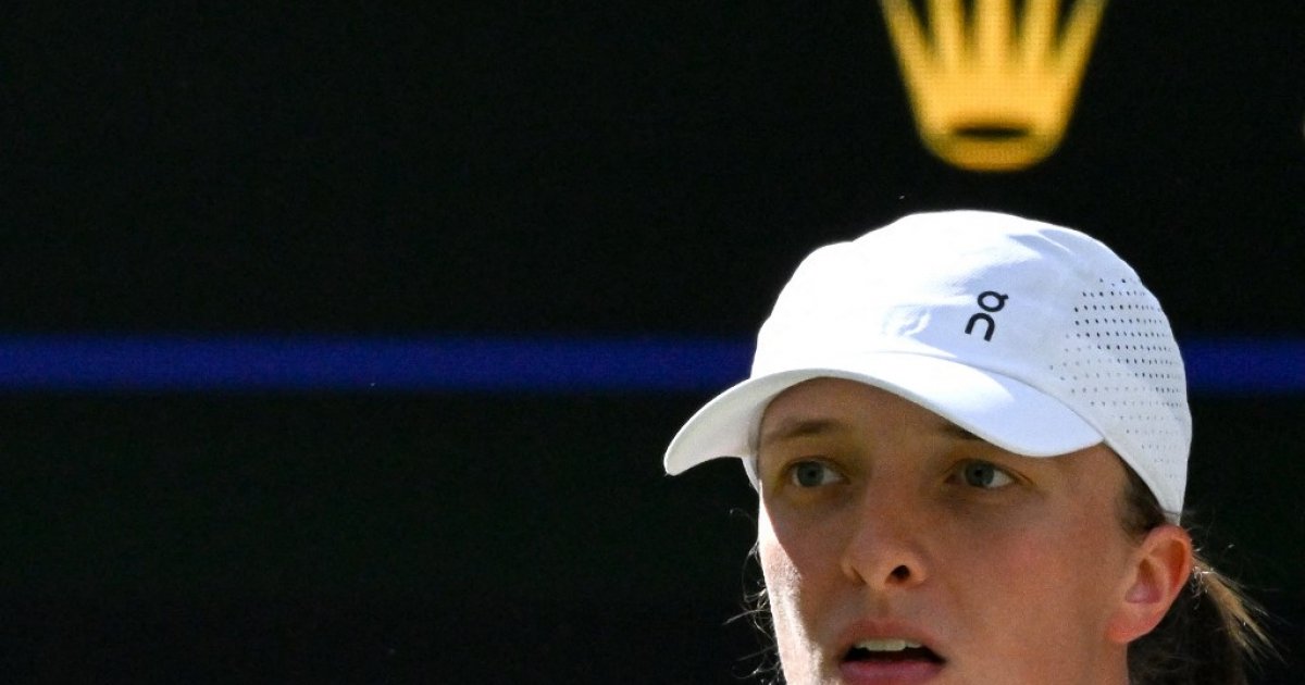 Swiatek hits back at critics after Wimbledon win