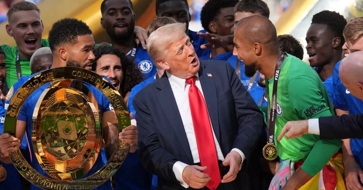 Boos and applause for Trump at FIFA Club World Cup final