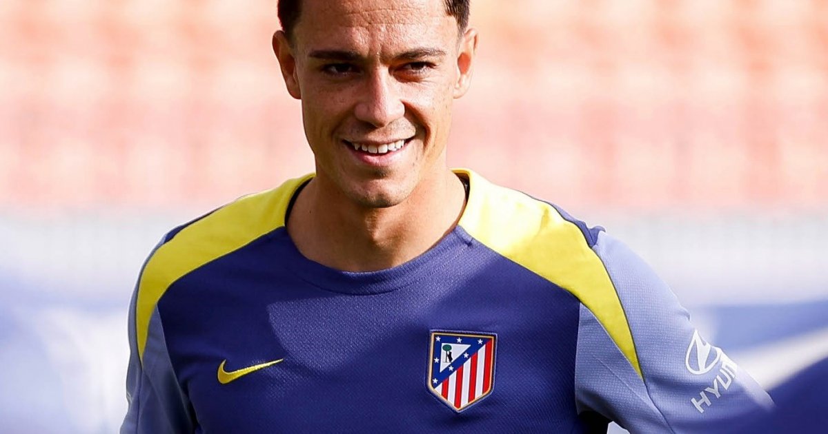 Atletico sign Italy forward Raspadori from Napoli