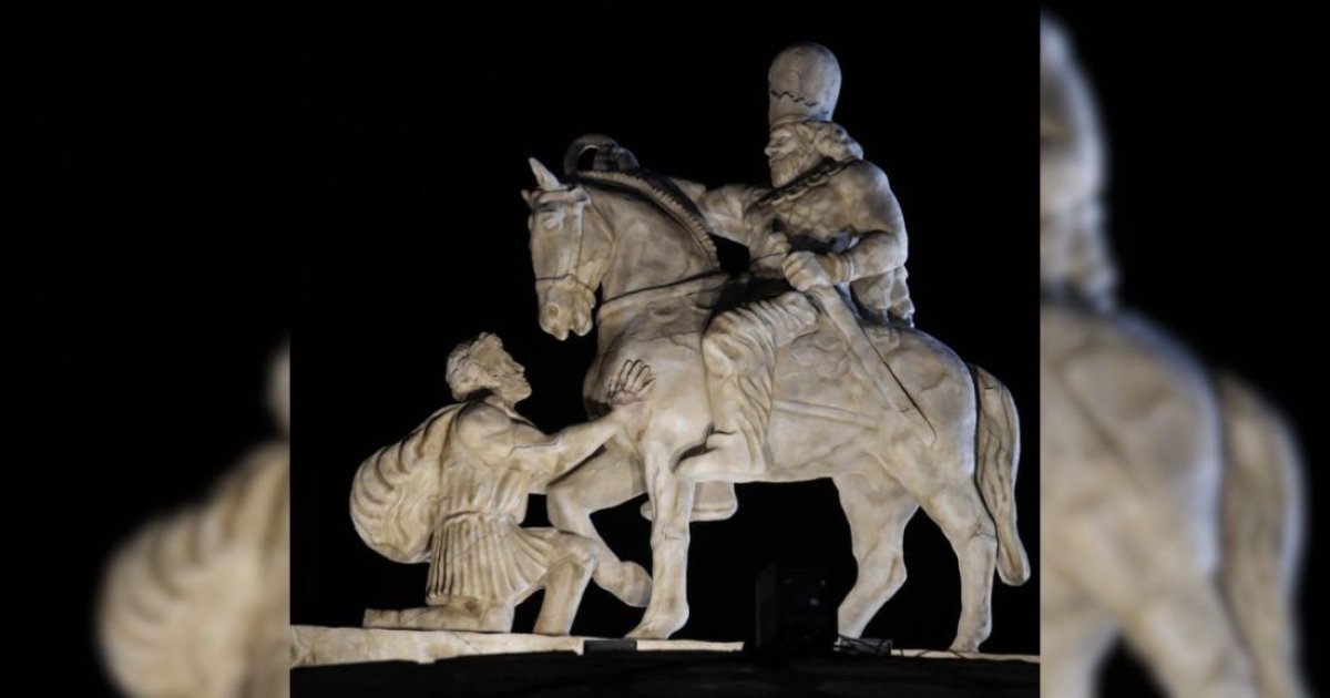 A Roman emperor grovelling to a Persian king: The message behind a new ...