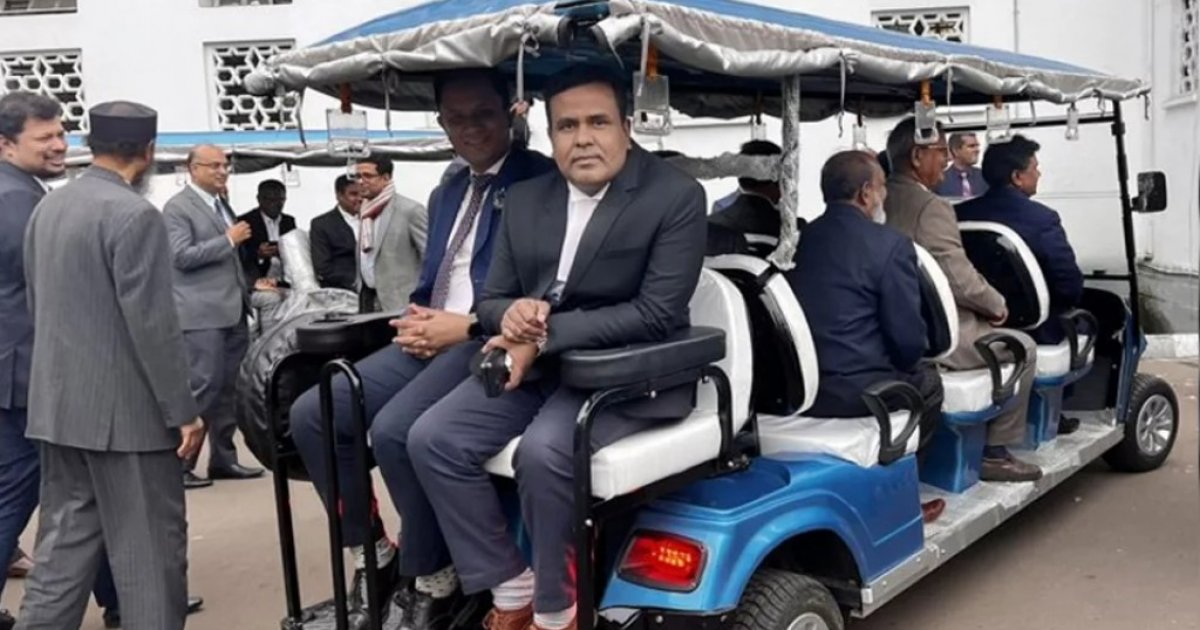 Supreme Court introduces golf carts for lawyers' commute