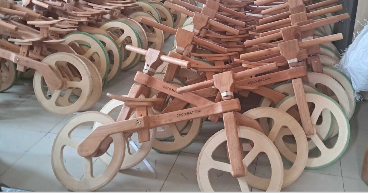 Eco-friendly wooden bicycle from Bagerhat making strides in Europe