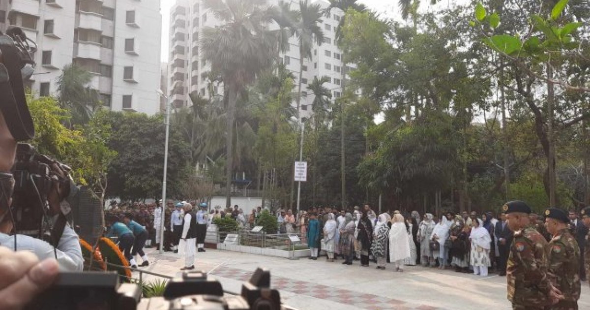 Bangladesh pays tribute to BDR carnage victims