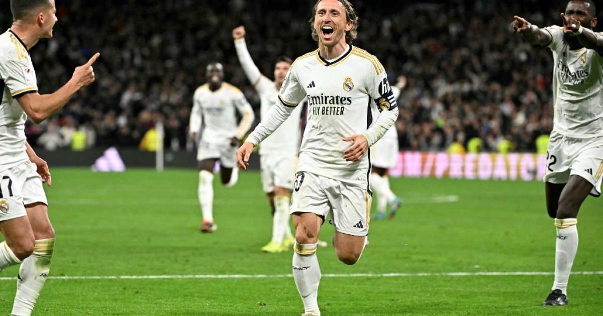 Modric thunderbolt breaks Sevilla hearts