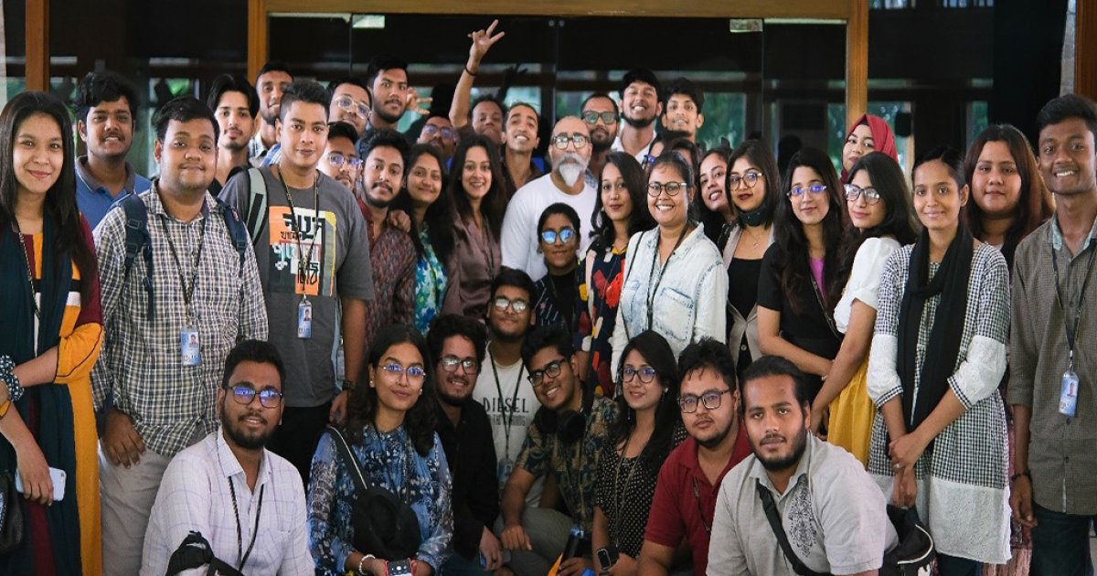 Unravelling the Art of Podcasting: Jon Kabir delivers workshop at ULAB