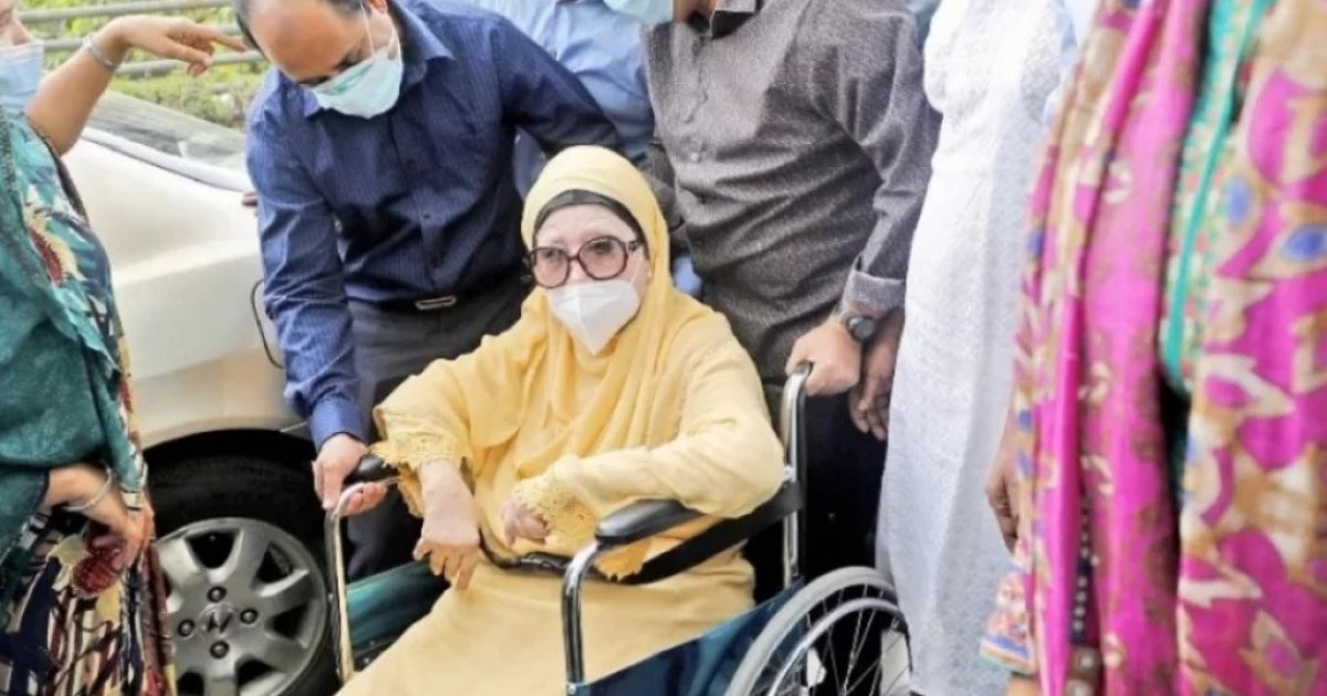 Khaleda Zia returns home