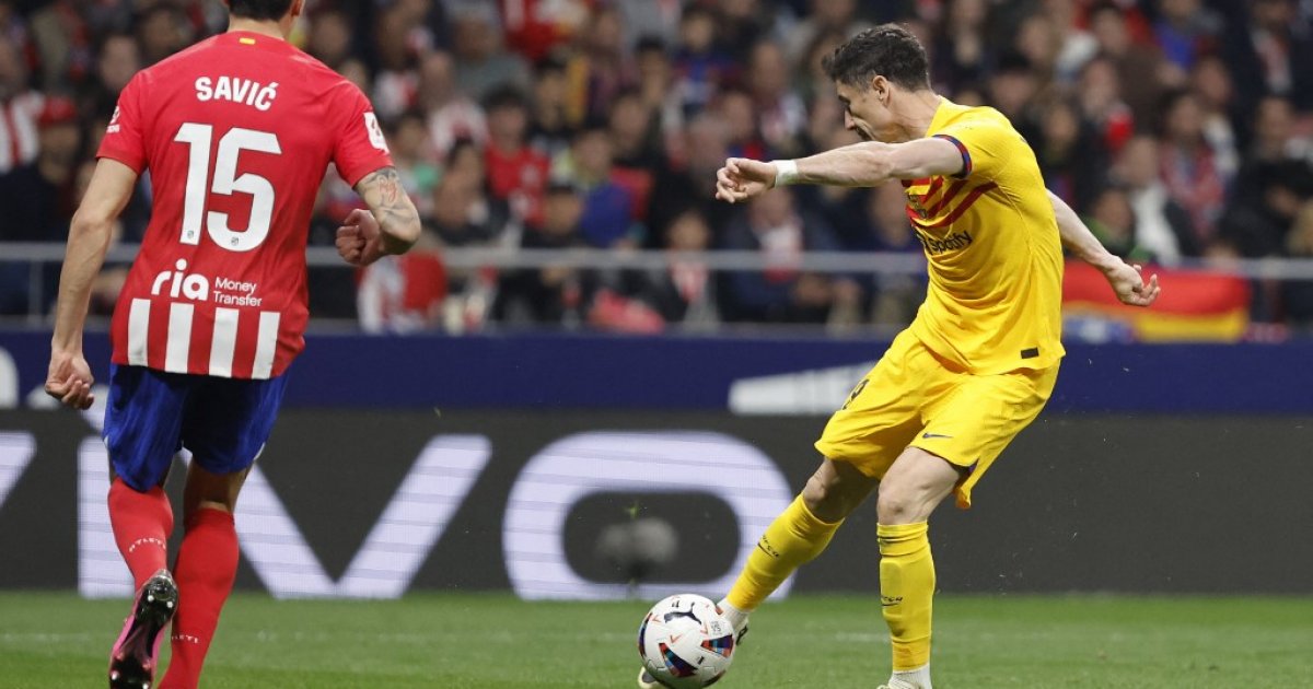 Lewandowski inspires Barca in Atletico thrashing