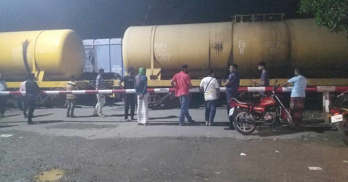 Train movement resumes 7 hours after collision in Pabna