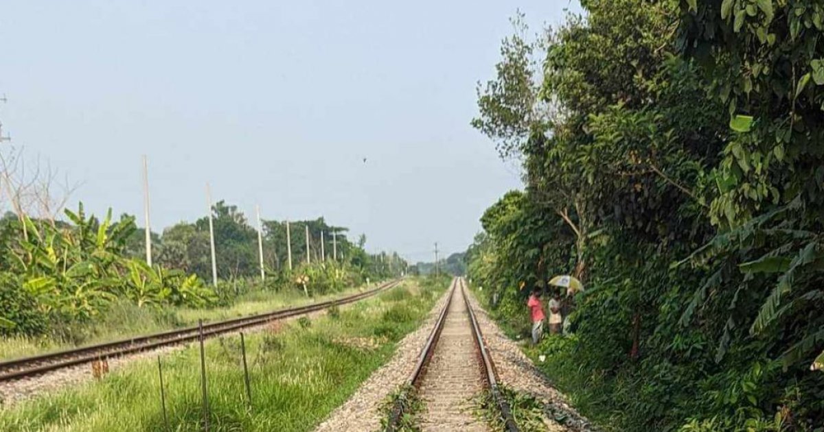 Heat bends Dhaka-Narsingdi railway line in Pubail