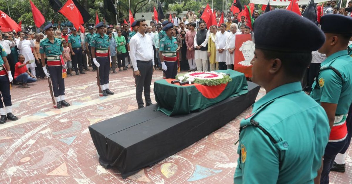 Veteran politician Haider Akbar Khan Rono laid to rest at Banani Graveyard