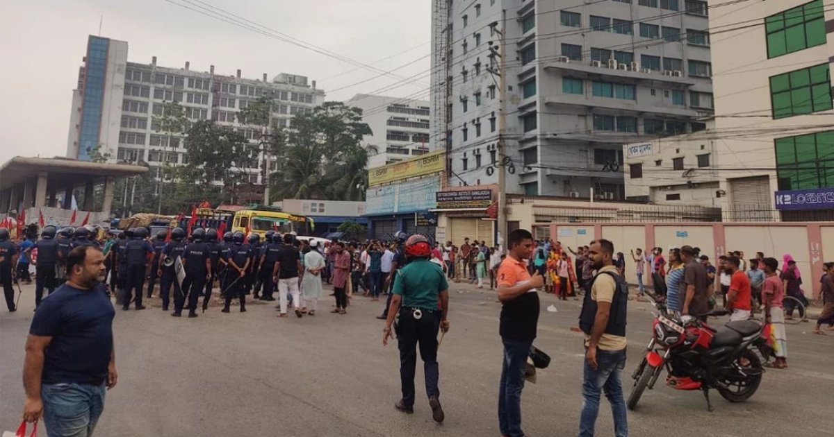 Chemical factory workers protest over arrears in Gazipur