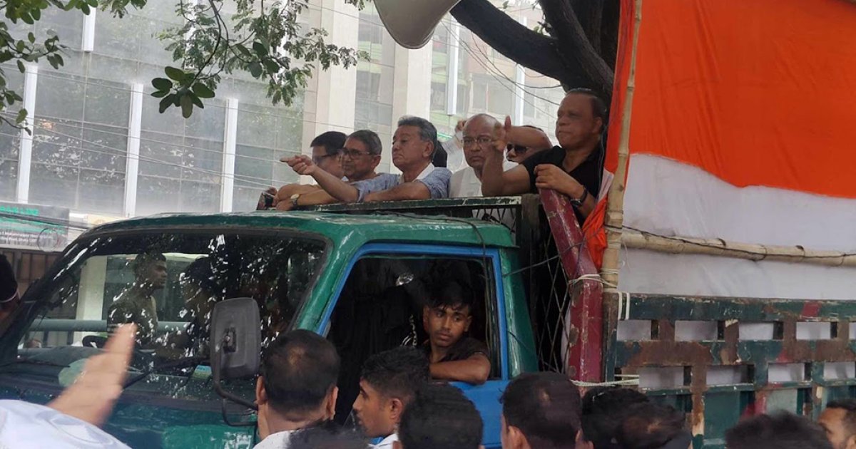 BNP holds processions with black flags