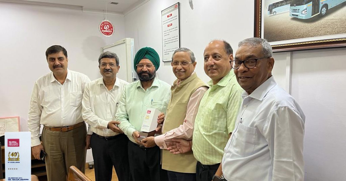 SML Isuzu India recognizes Uttara Motors for 30 years in partnership