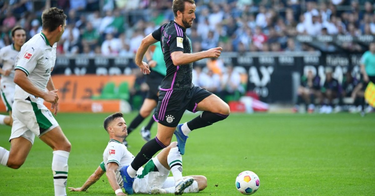 Last gasp Bayern edge past stubborn Gladbach
