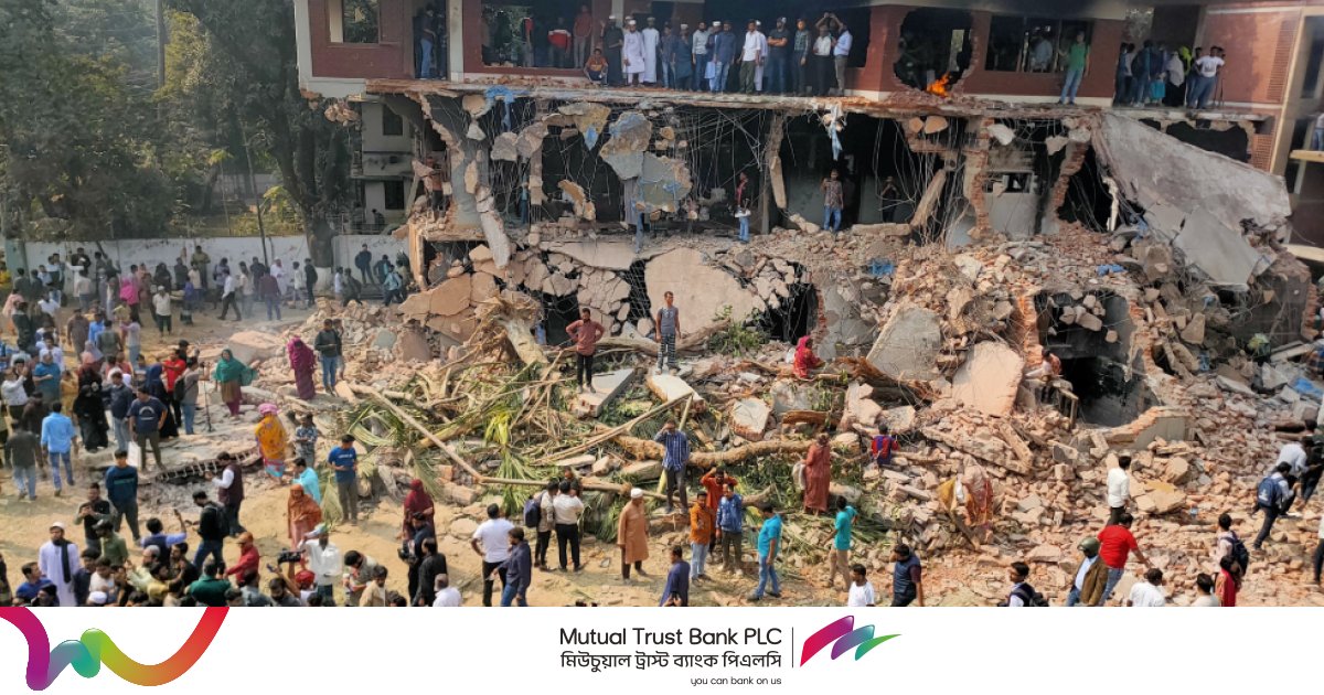 CID at Dhanmondi 32 for evidence collection