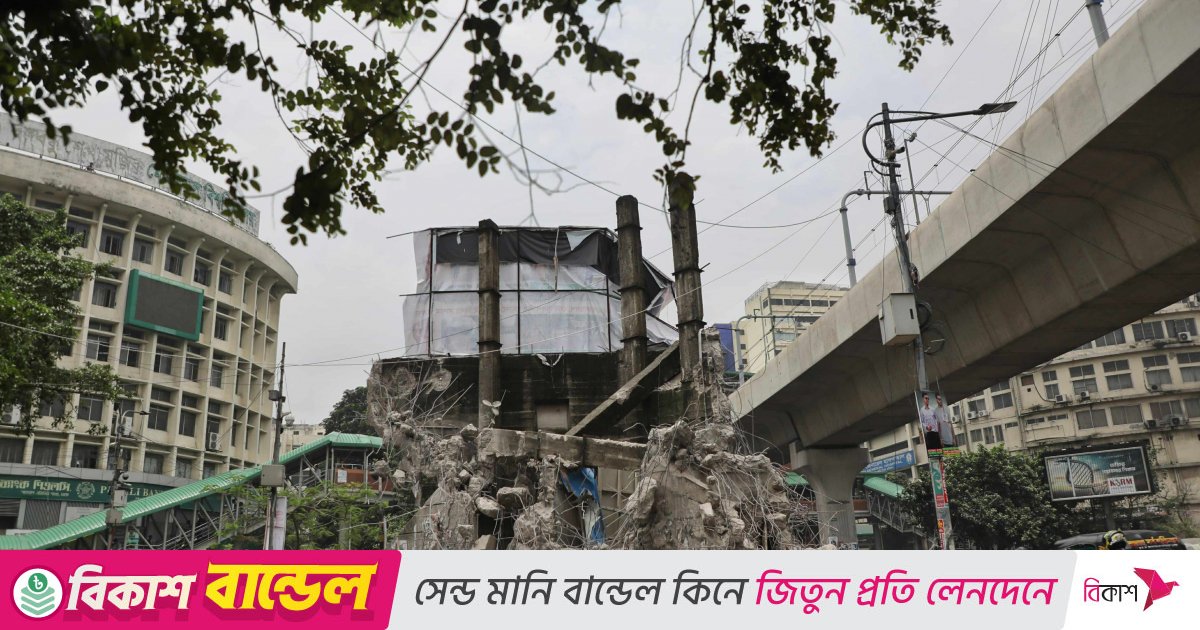 Projonmo Chattar in Shahbagh demolished