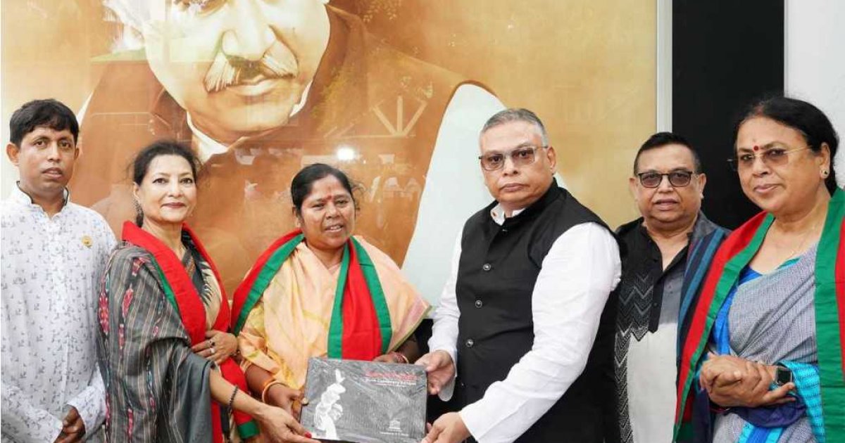 Indian Union Minister of State Pratima Bhoumik pays homage at ...