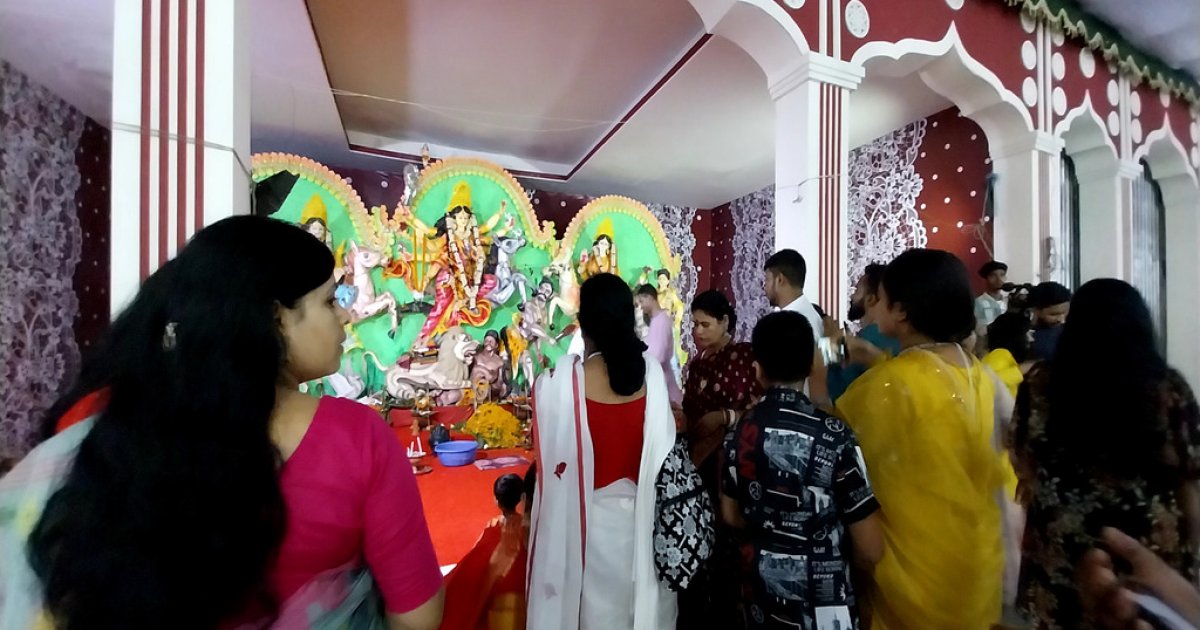 Durga Puja: Dhaka temples radiate devotion as Nabami signs climactic day