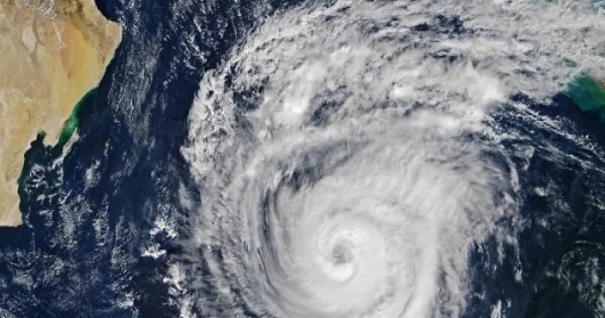 Chittagong prepares for Cyclone Midhili impact: Alert-3 activated ...