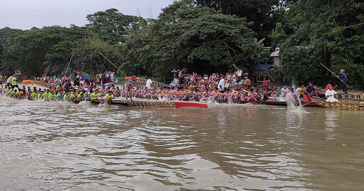Durga Puja ends with traditional boat race in Gopalganj