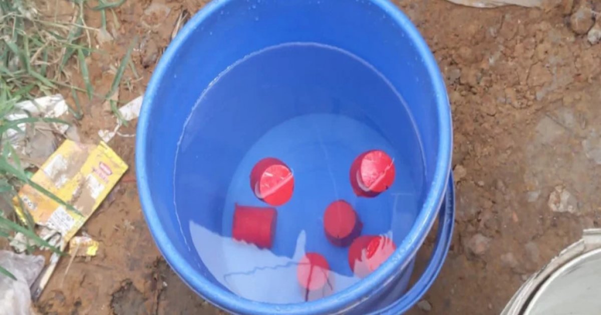 Several crude bombs explode in front of Dhaka Divisional Commissioner’s ...