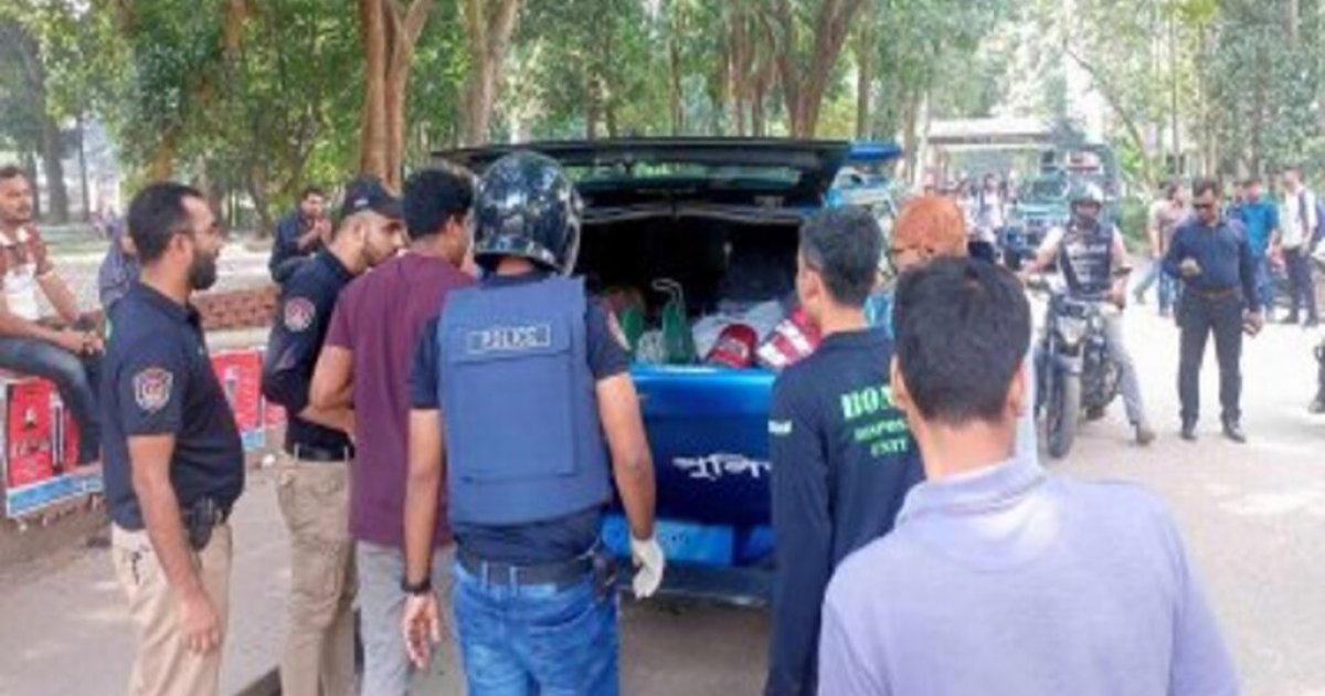 2 crude bomb-like objects found in DU Arts Building washroom