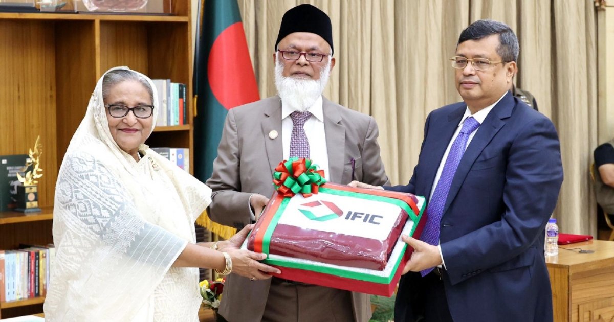 IFIC Bank donates blankets to Prime Minister's Relief Fund