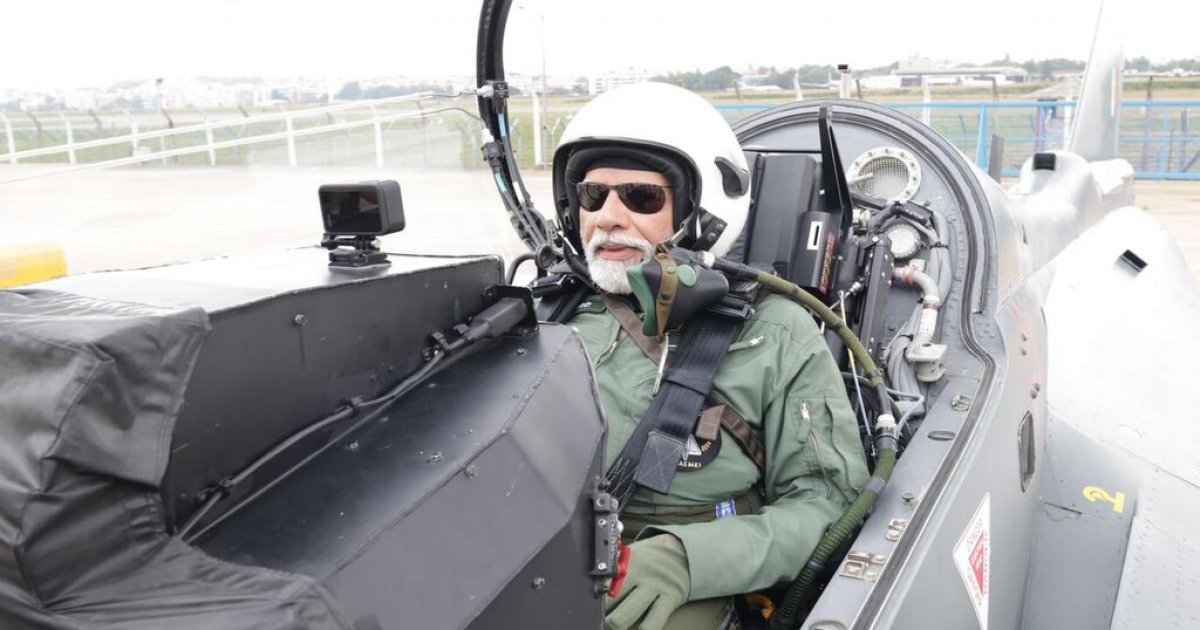Indian PM Narendra Modi co-pilots Tejas