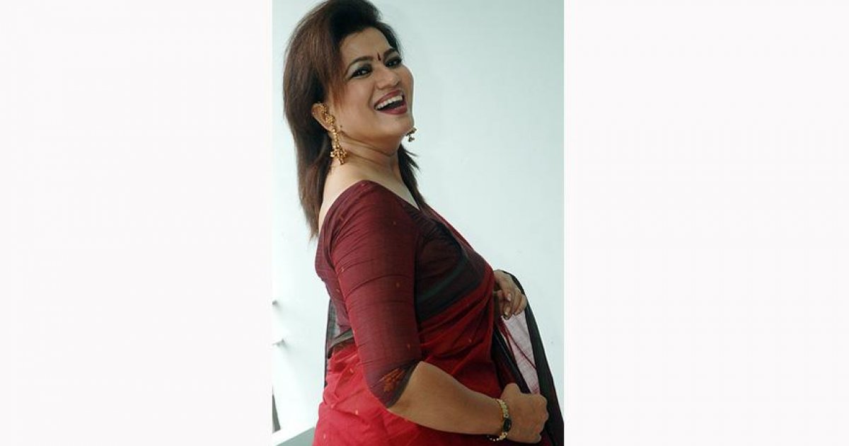 Shakila Zafar performing at IGCC Friday