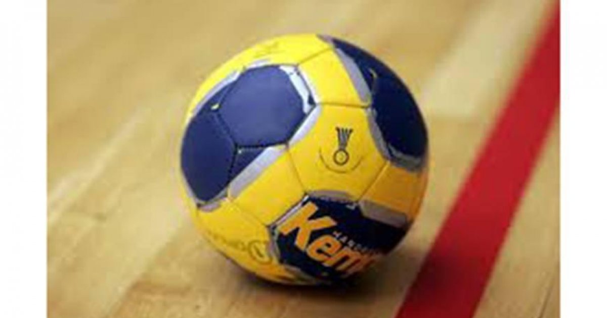 Mini Handball rolls into semis