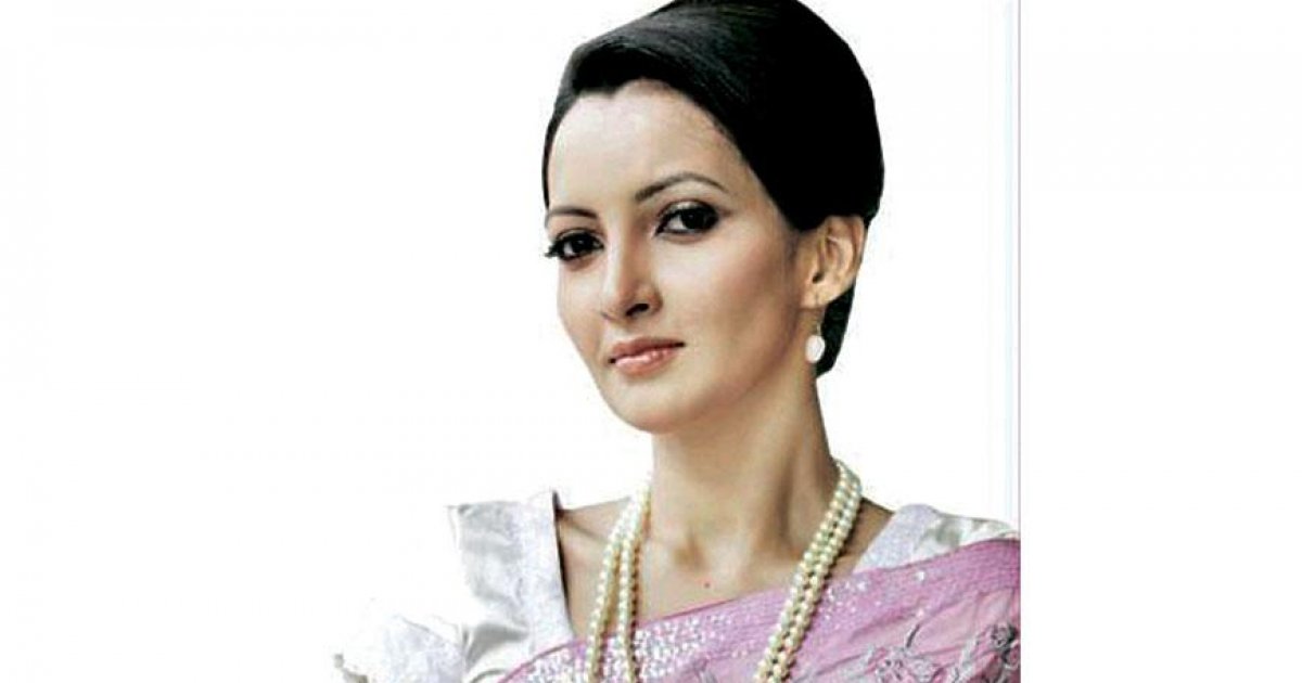 Munmun anchors Lux Channel i Superstar again