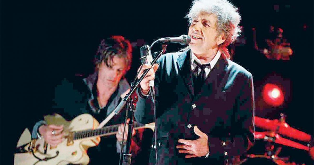 Bob Dylan uncovers Frank Sinatra in new album