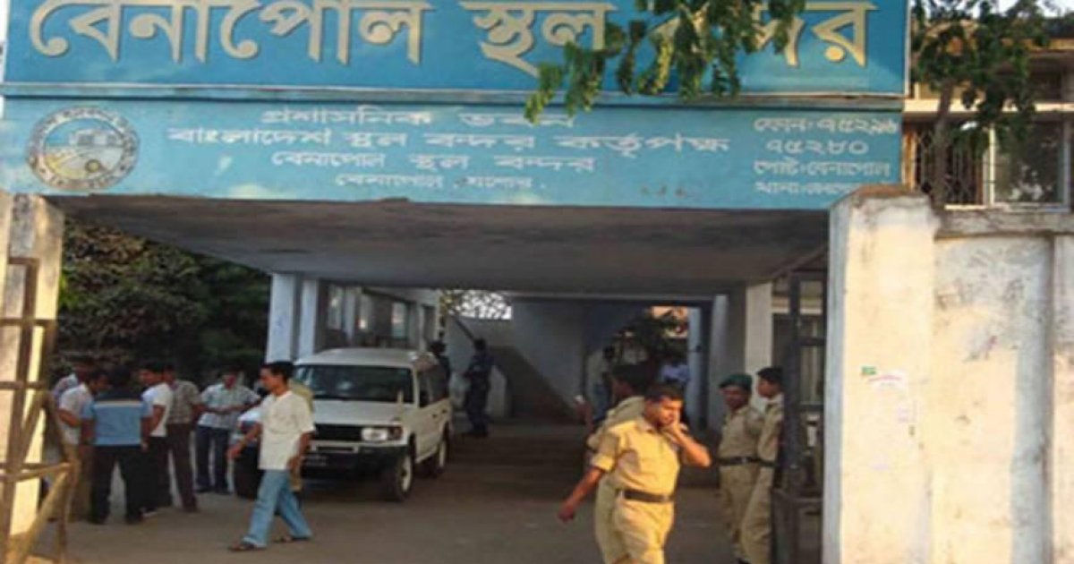 Benapole land port back in business after 6 days