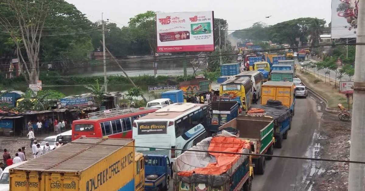 20 km long tailback on Dhaka-Chattogram highway