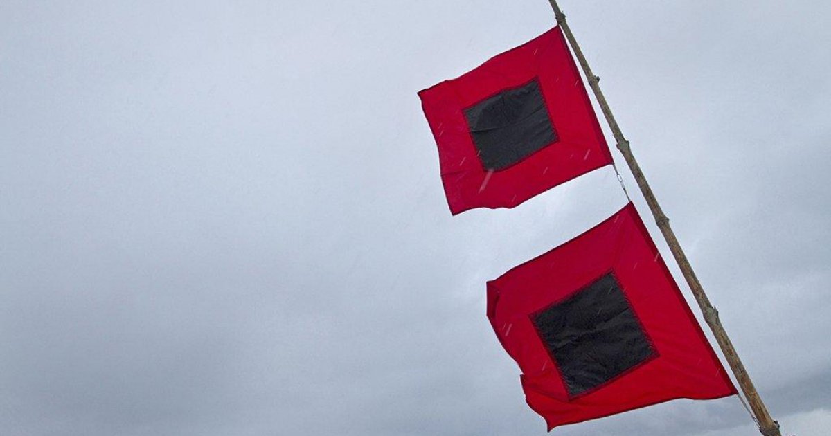 Maritime ports asked to hoist warning signal 3
